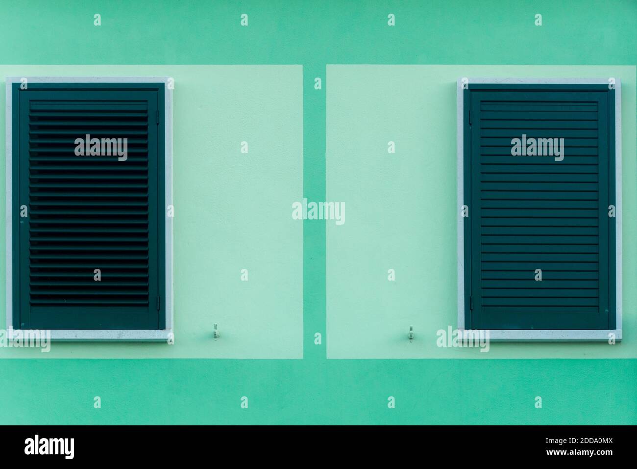 Two windows on green hi-res stock photography and images - Alamy