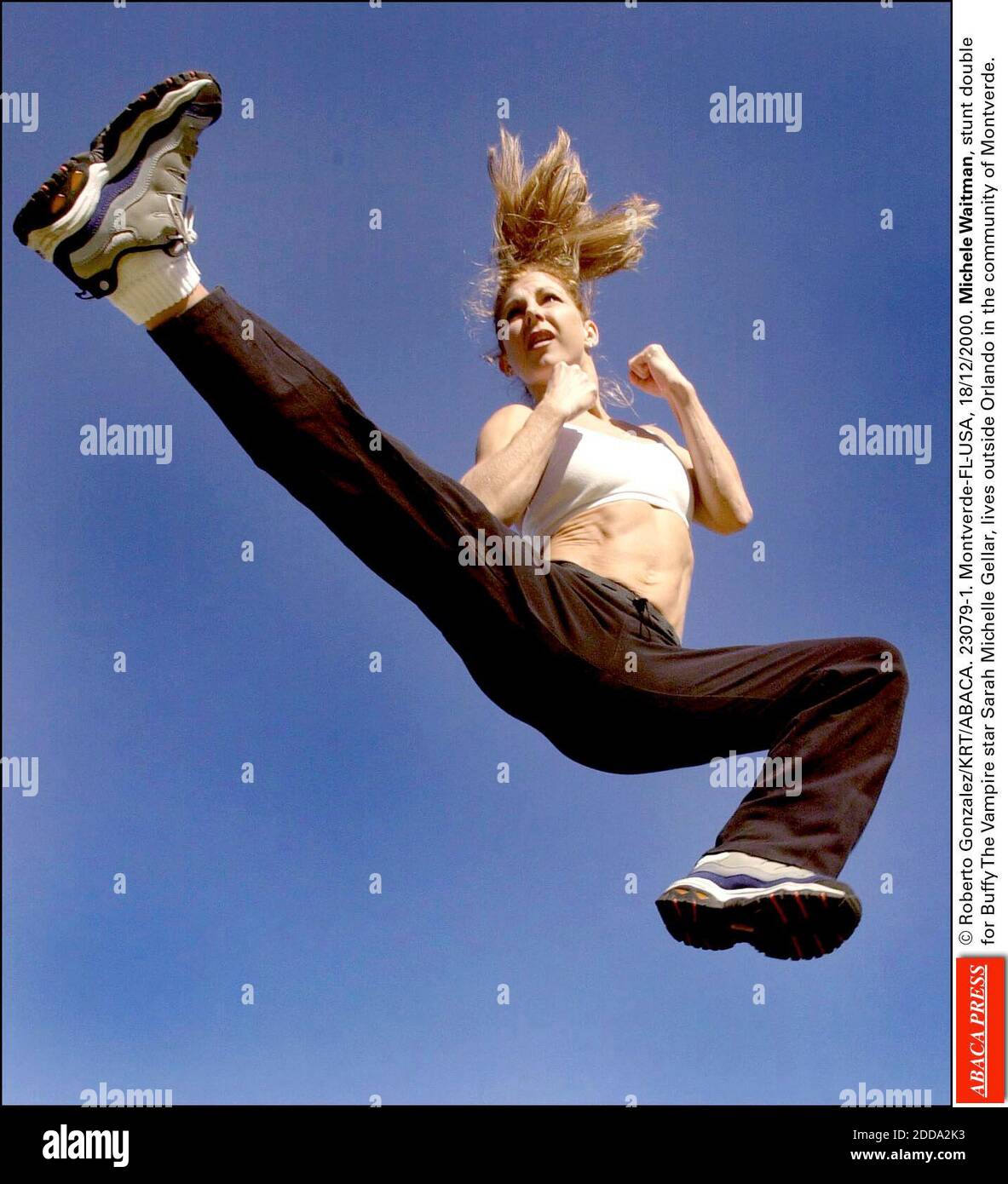 Sarah gellar stunt double hi-res stock photography and images - Alamy