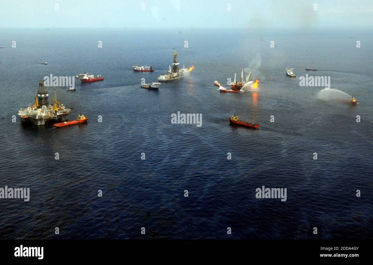Deepwater horizon rig hi-res stock photography and images - Alamy