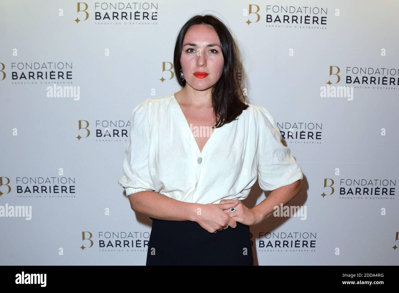 Deborah Grall assiste a la premiere du film Les Chatouilles au Cinema ...