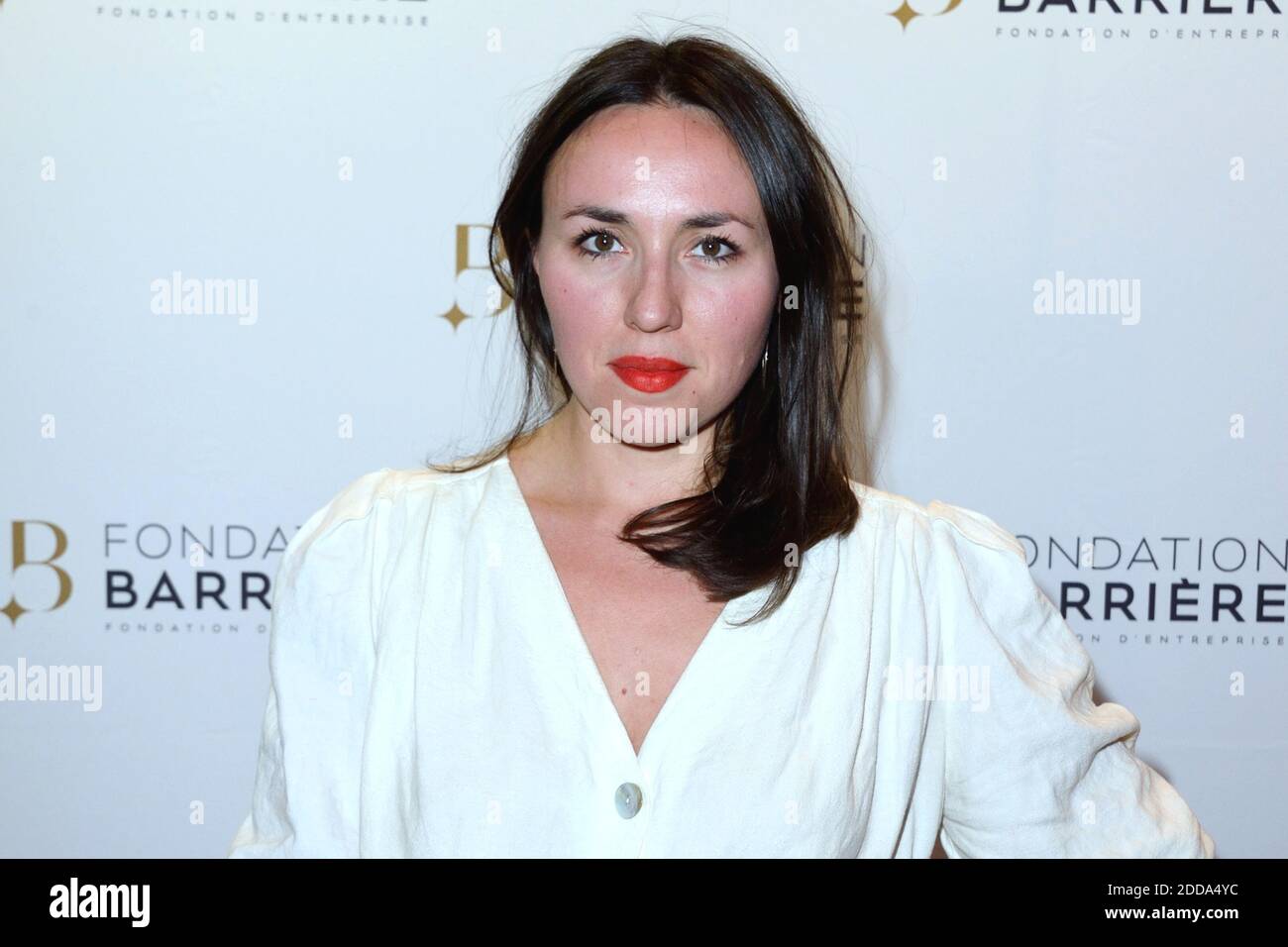 Deborah Grall assiste a la premiere du film Les Chatouilles au Cinema ...