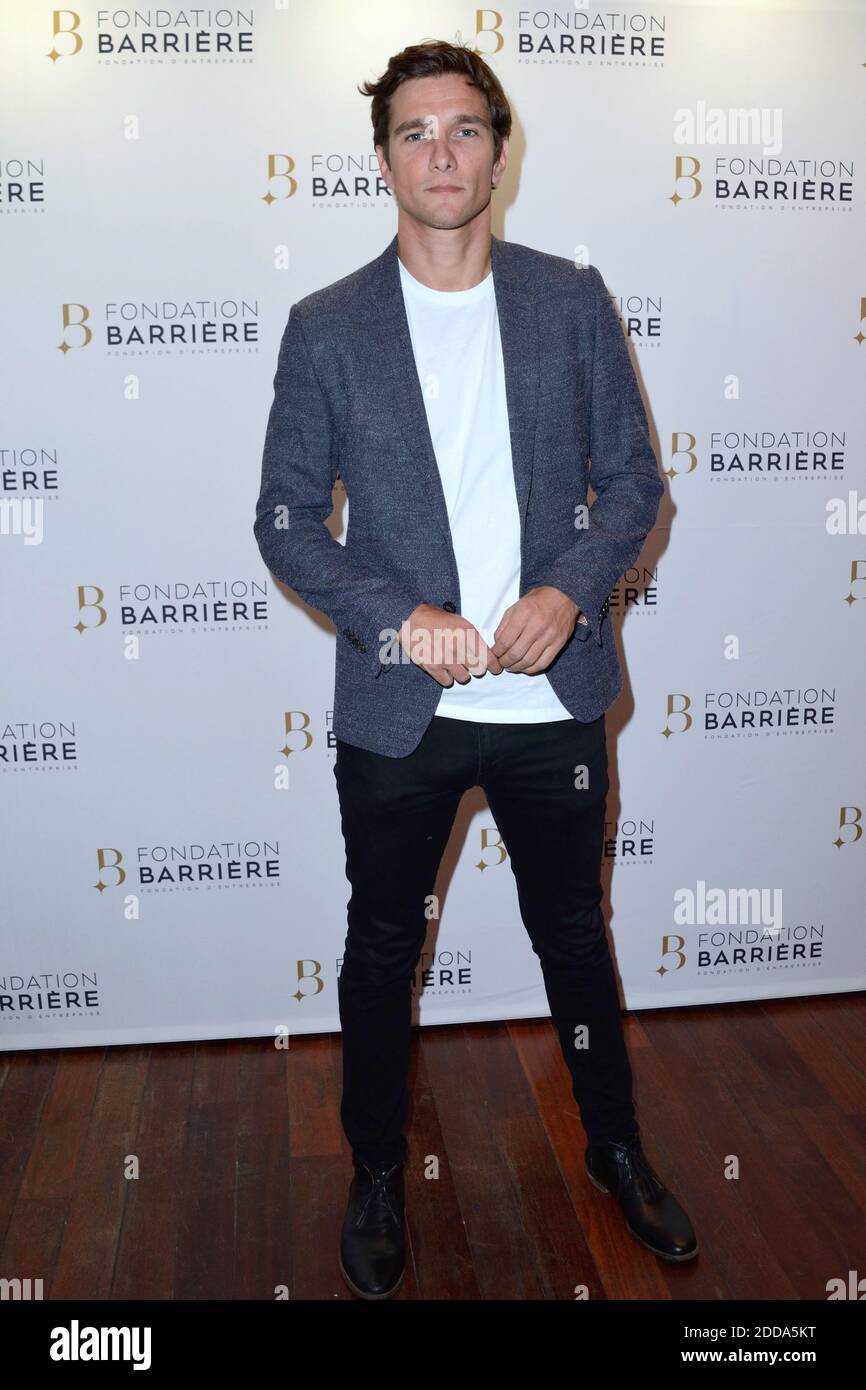 Lionel Erdogan assiste a la premiere du film Les Chatouilles au Cinema ...