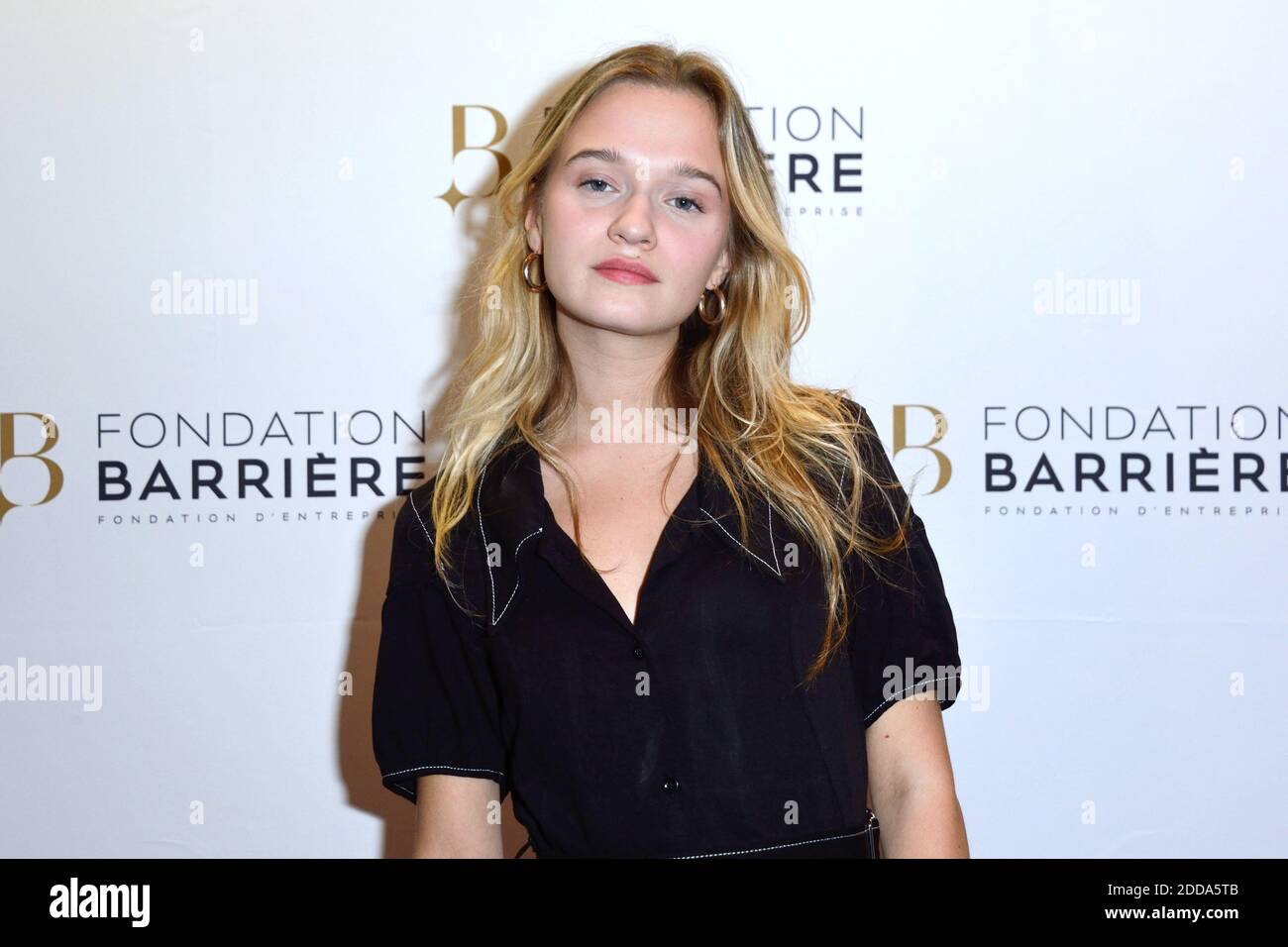Manon Valentin assiste a la premiere du film Les Chatouilles au Cinema Pulicis a Paris, France ...