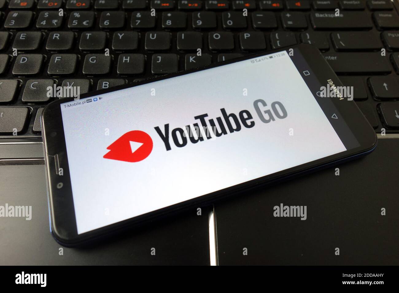 Youtube app symbol hi-res stock photography and images - Alamy