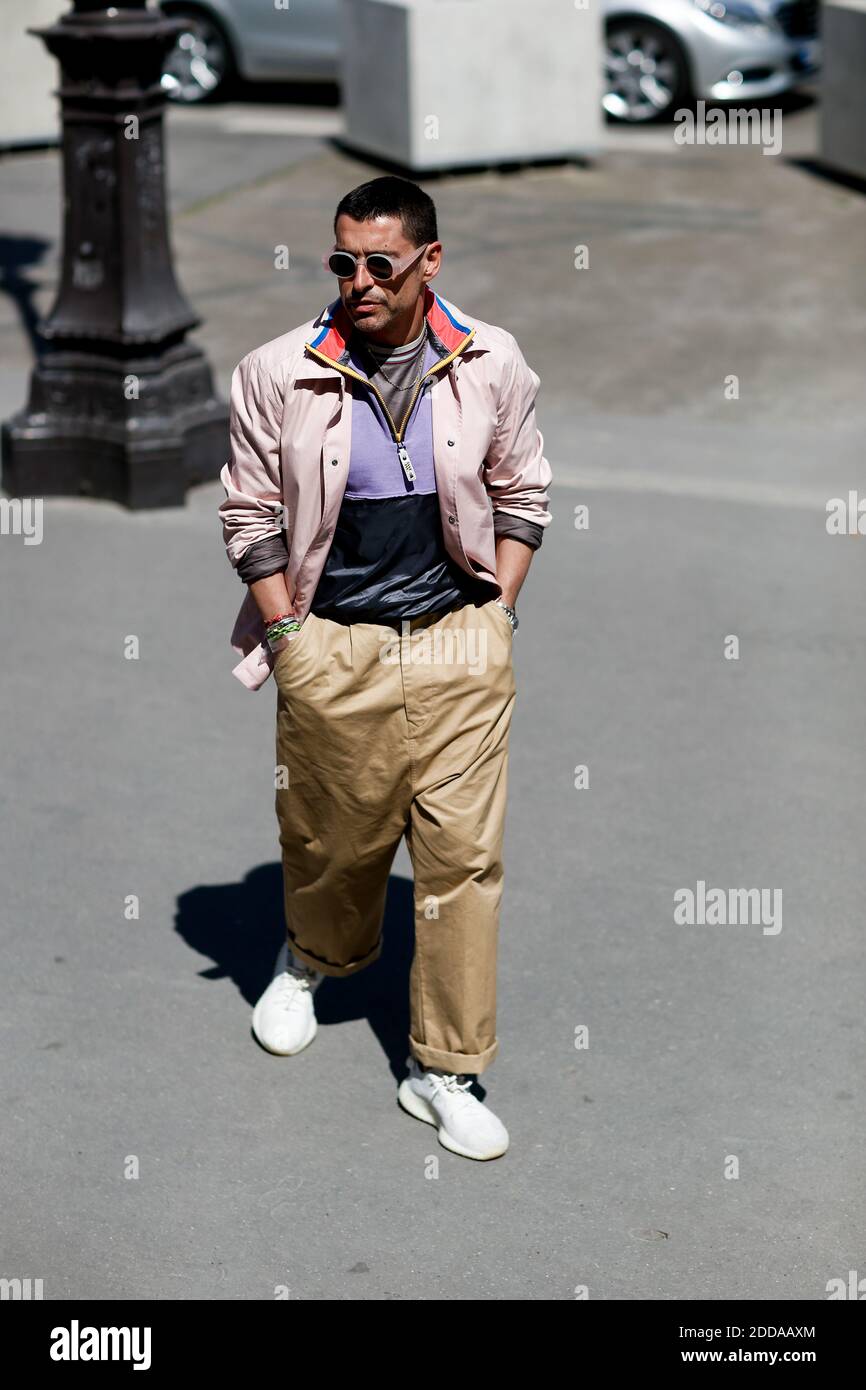 Street style, Alex Badia arriving at Cerruti 1881 Spring-Summer 2019 ...