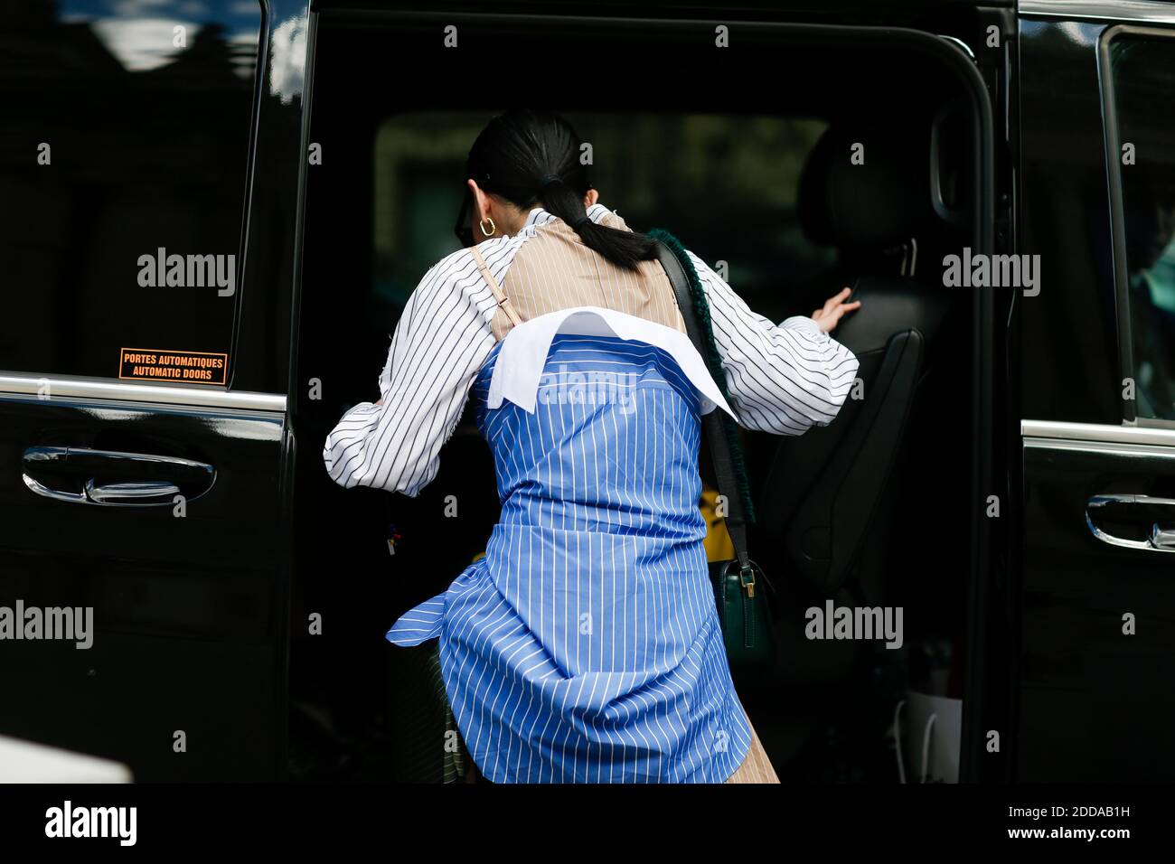 Street style, Sherry Shen arriving at Cerruti 1881 Spring-Summer 2019 ...