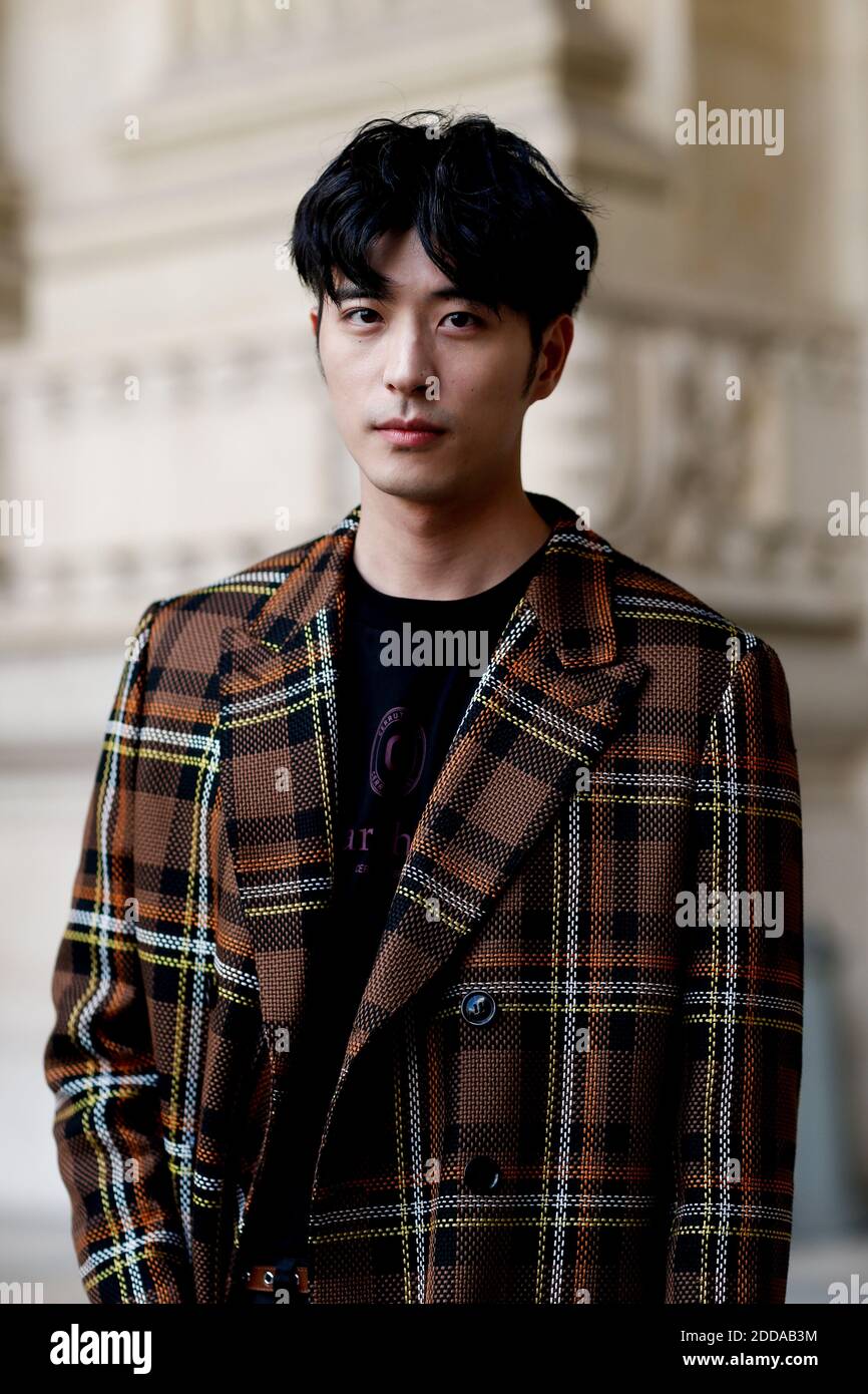 Street style, Xu Kai Cheng arriving at Cerruti 1881 Spring-Summer 2019 ...