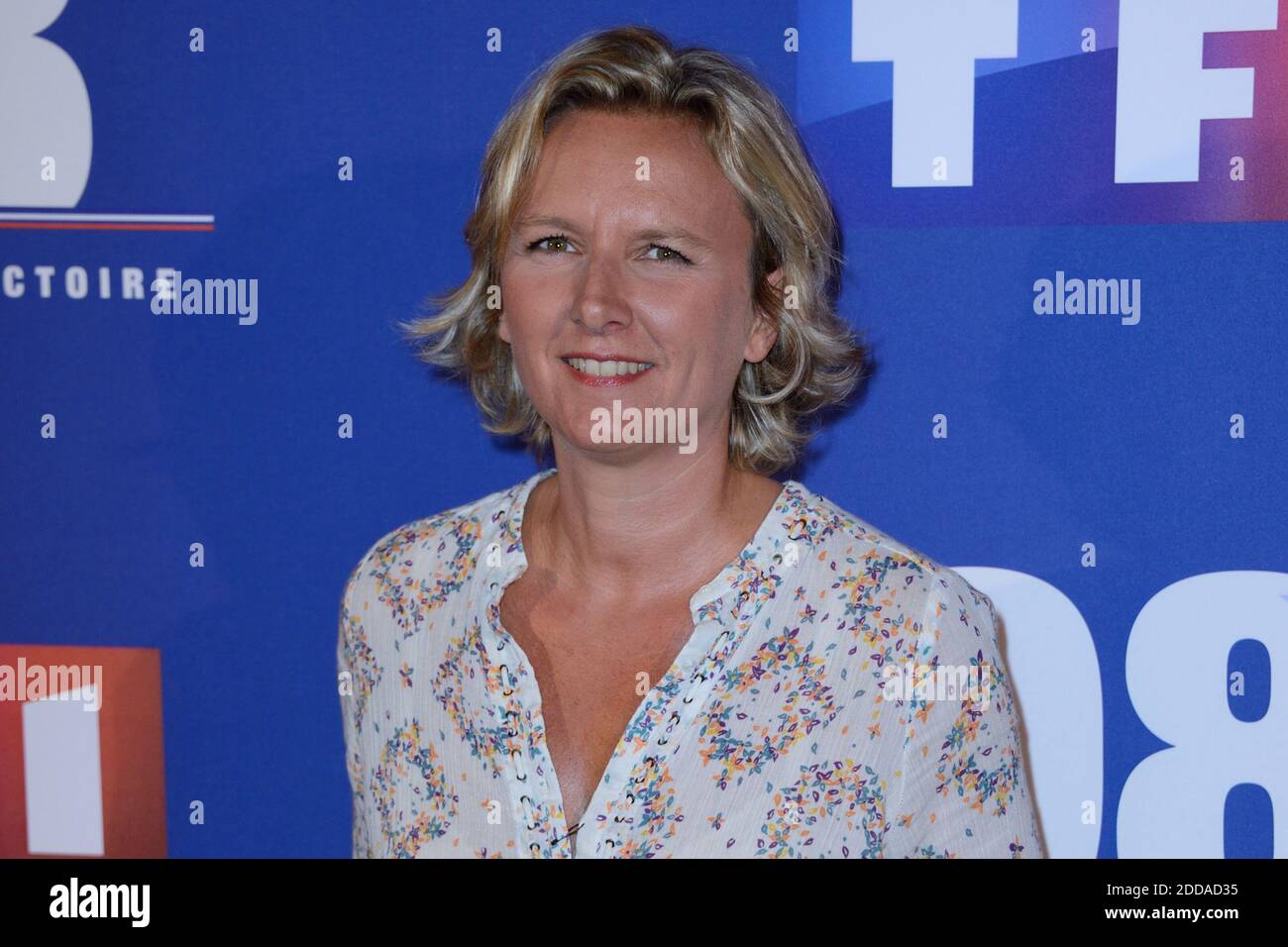 Caroline Henry assiste a la Premiere du film Secrets d'Une Victoire au ...