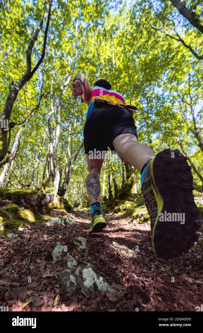 Male trail running on hi-res stock photography and images - Alamy