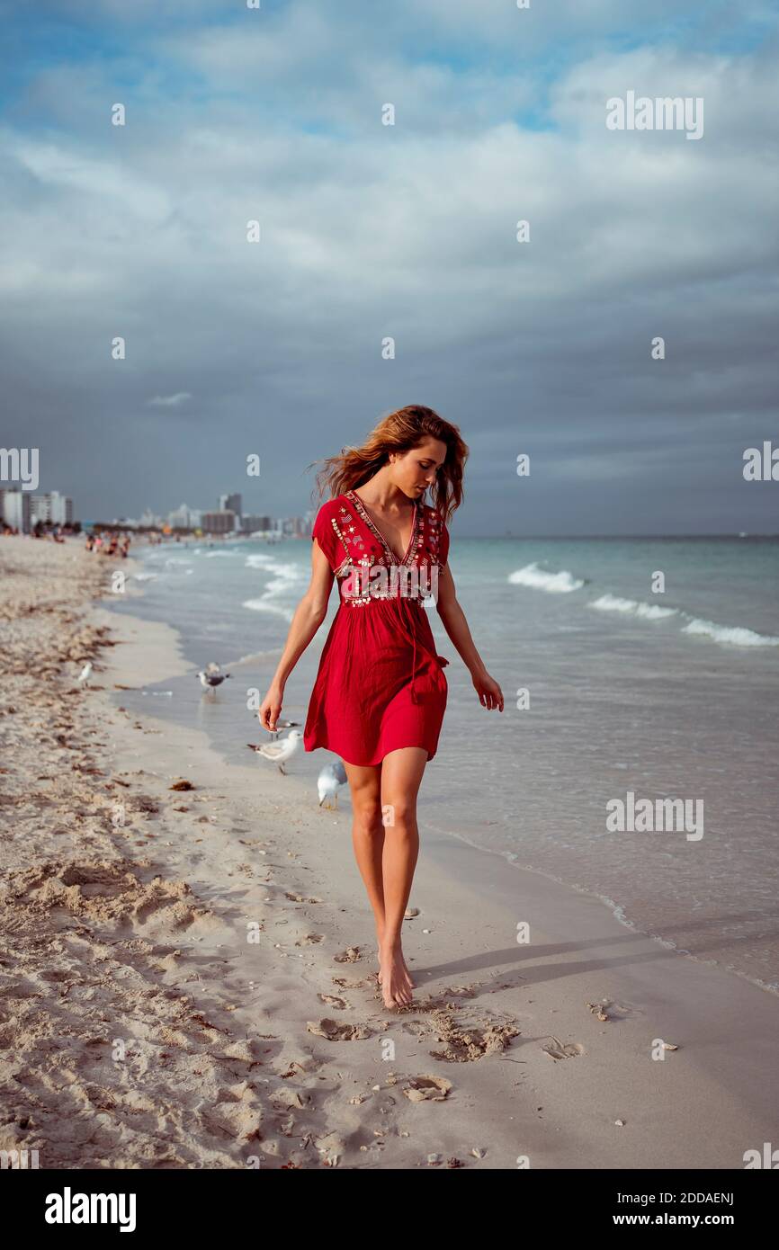 Young woman miami beach hi-res stock photography and images - Alamy