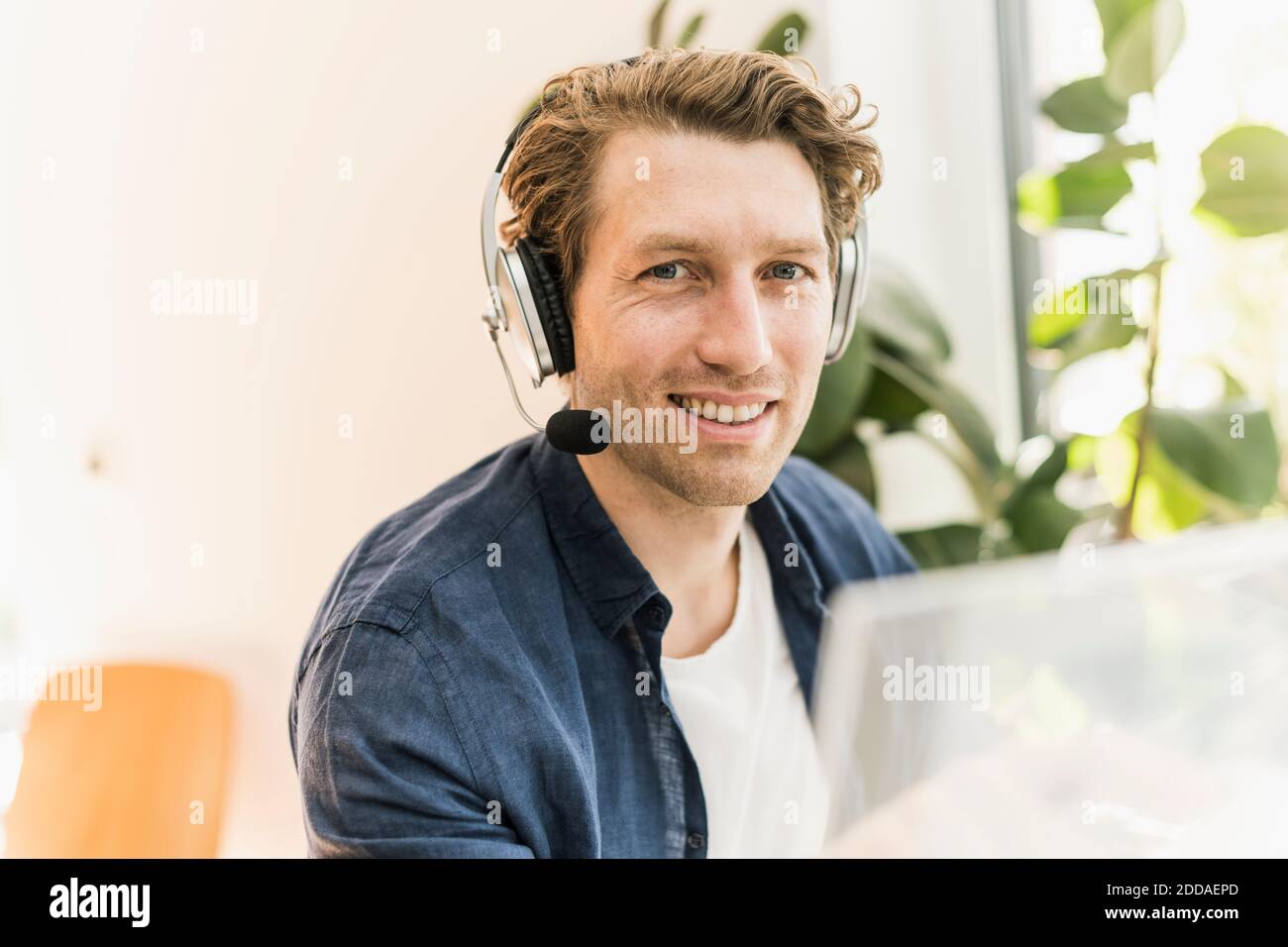 Headphone germany hi-res stock photography and images - Alamy