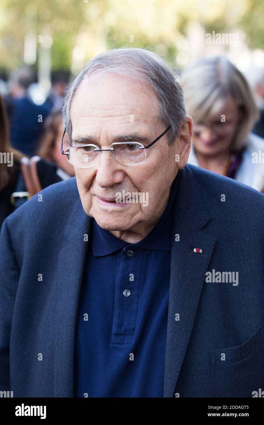 Robert Hossein leaving the funeral ceremony for French actor Jean Piat ...