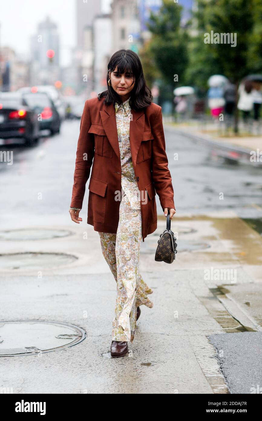 Street style, Maria Bernad arriving at Zimmermann spring summer 2019 ...