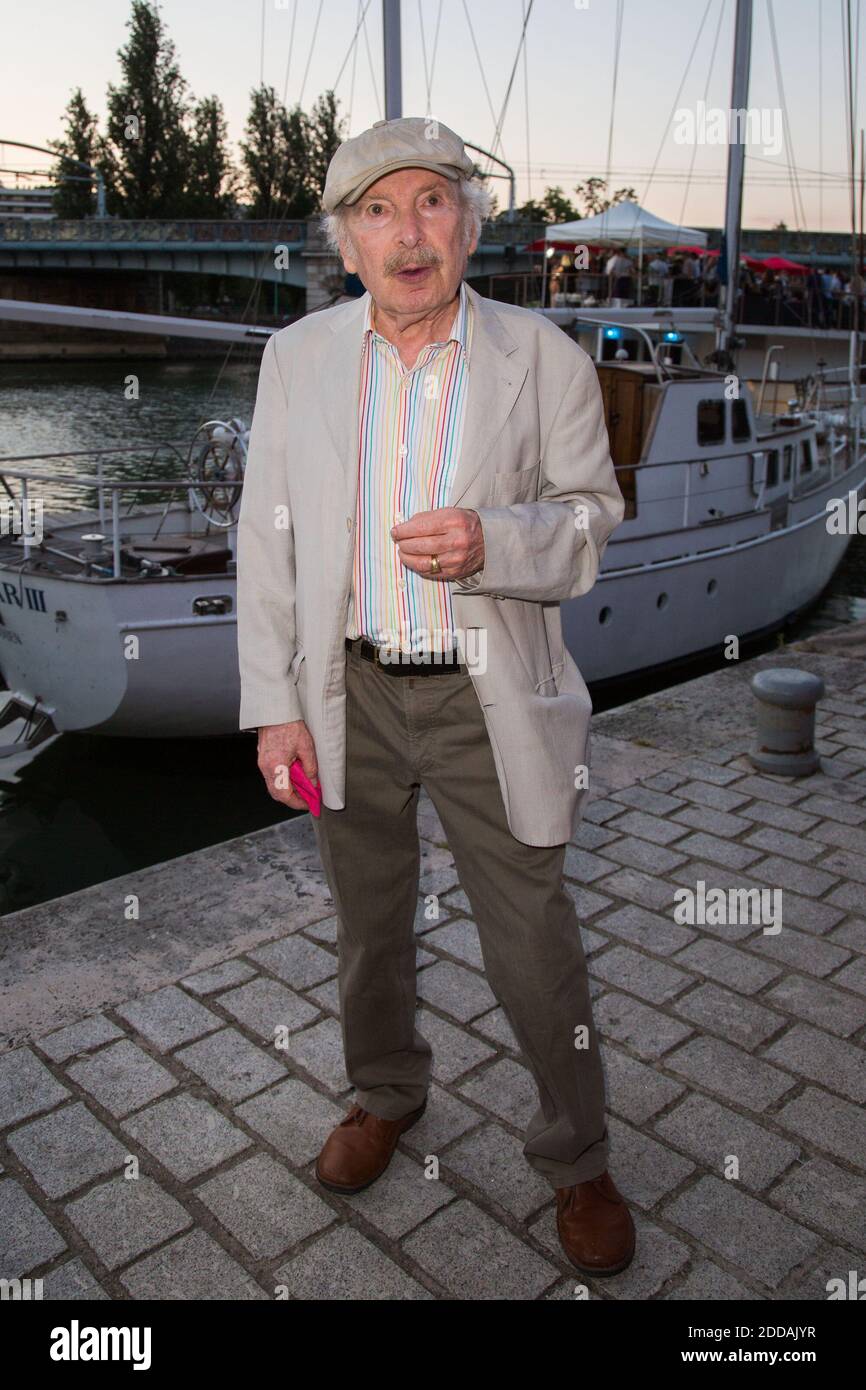 Popeck lors du 6 eme Trophee de la Petanque Gastronomique au Paris ...