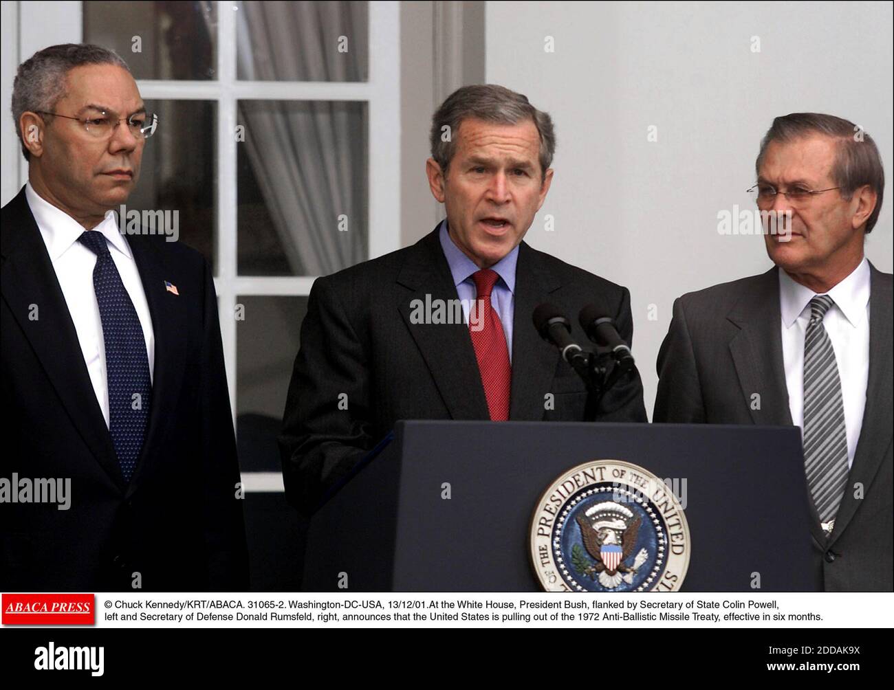 Rumsfeld and powell hi-res stock photography and images - Alamy