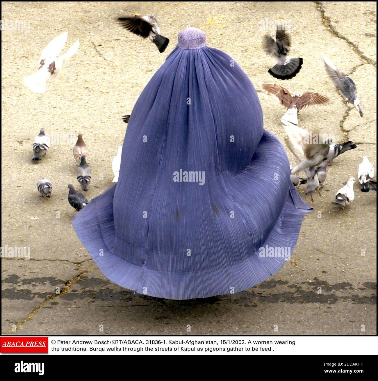 Women wearing burka afghanistan hi-res stock photography and images - Alamy