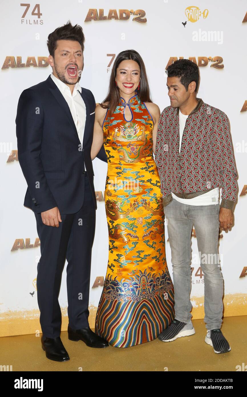 Kev Adams, Vanessa Guide et Jamel Debbouze lors de la Premiere du film Alad'2 au Grand Rex a ...
