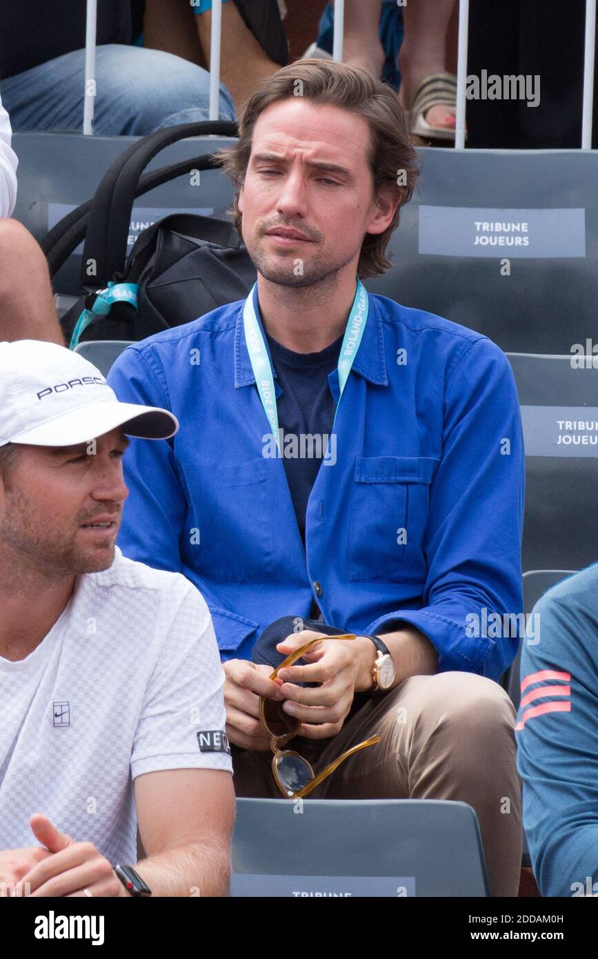 Maria Sharapova's boyfriend Mr Alexander Gilkes in action French Tennis ...
