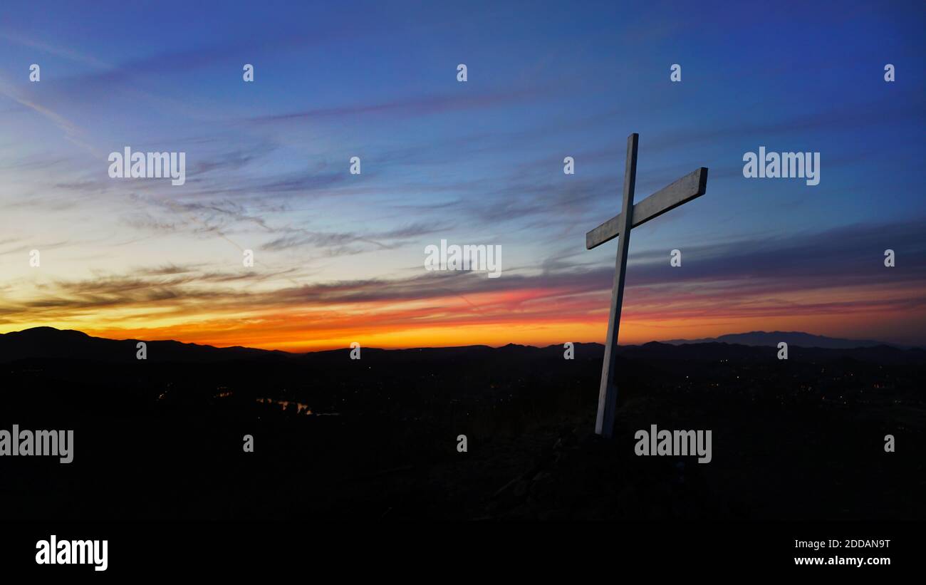 Christian cross hilltop hi-res stock photography and images - Alamy