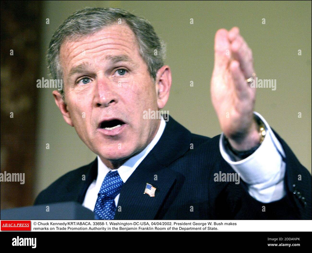 George w bush portrait authority hi-res stock photography and images ...