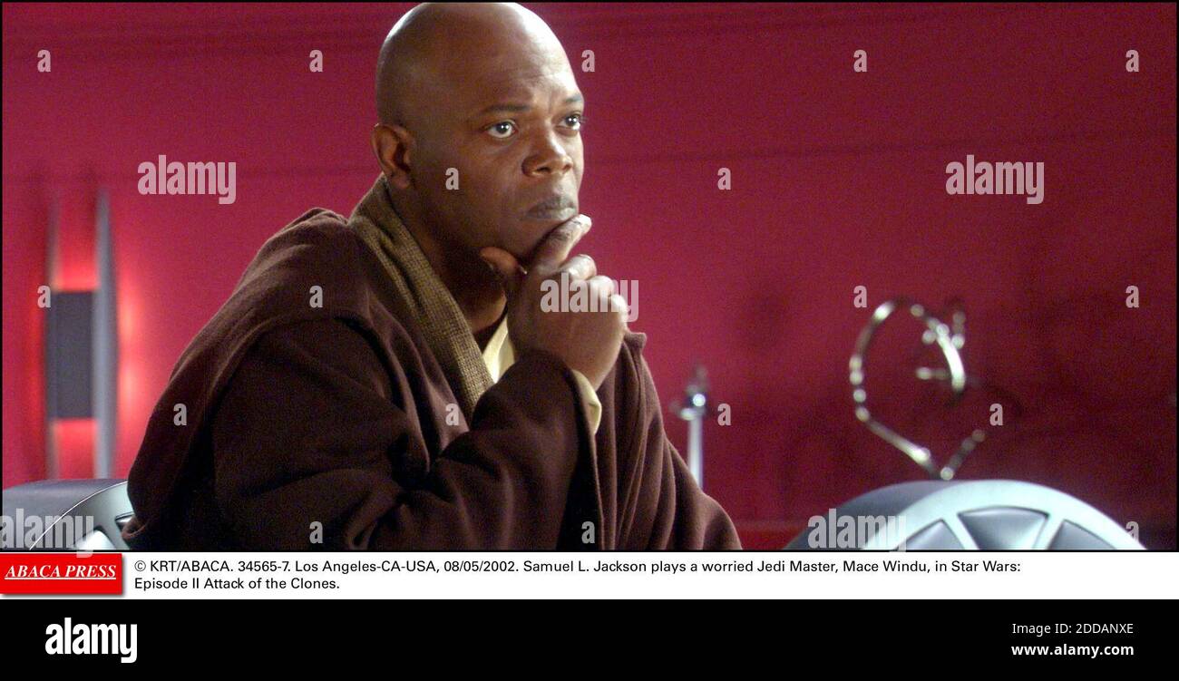 Samuel l jackson plays jedi master mace windu star wars hi-res stock ...