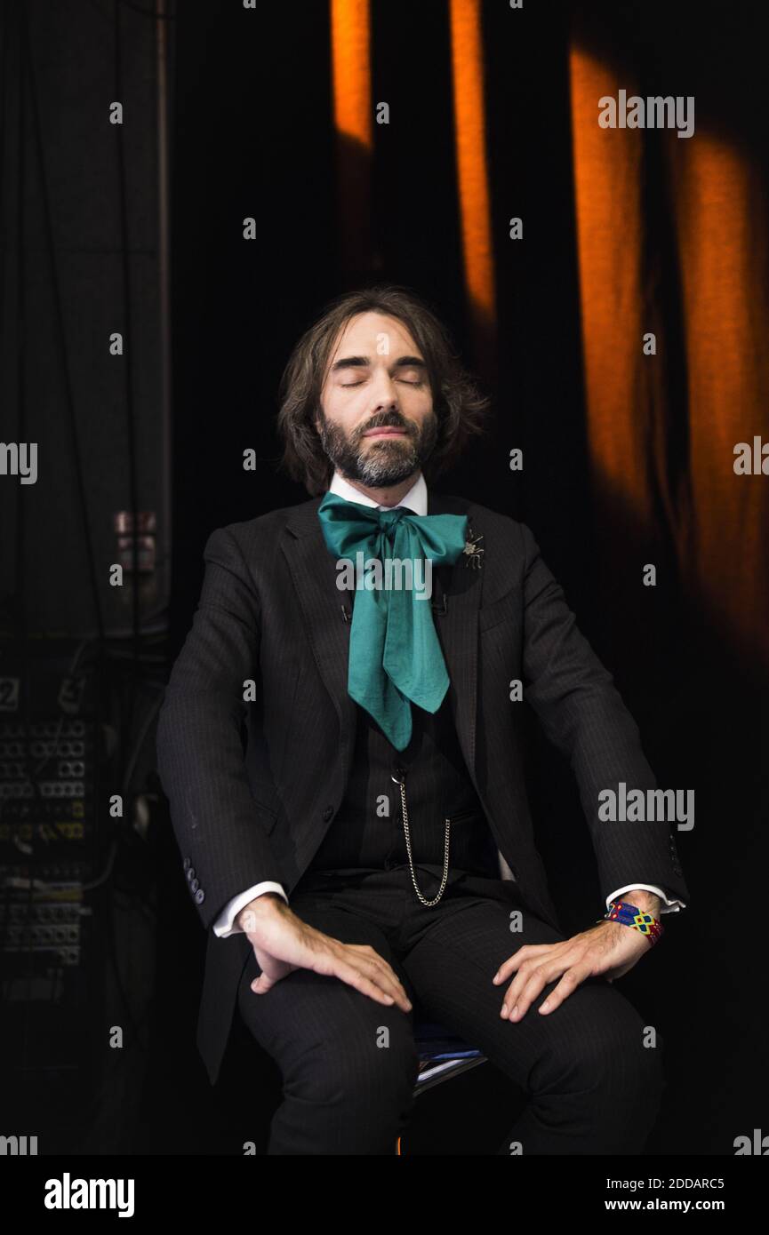 PORTRAIT : French MP Cedric Villani appears on Dimanche En Politique ...