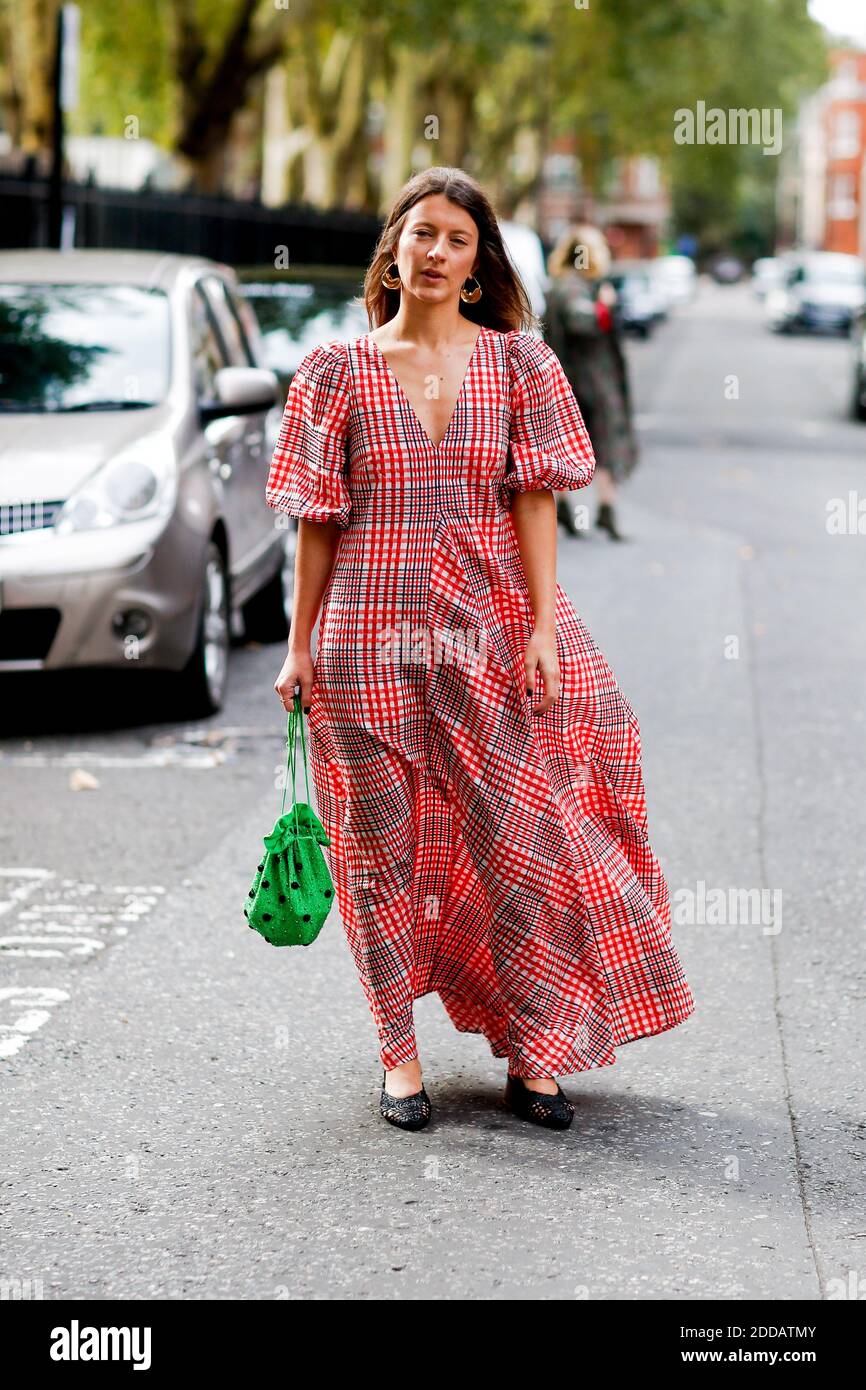 Street style, arriving at Preen spring summer 2019 ready-to-wear show ...