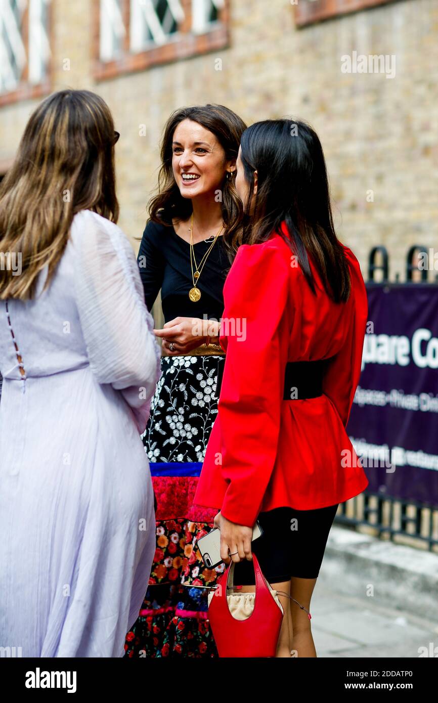 Street style, arriving at Preen spring summer 2019 ready-to-wear show ...