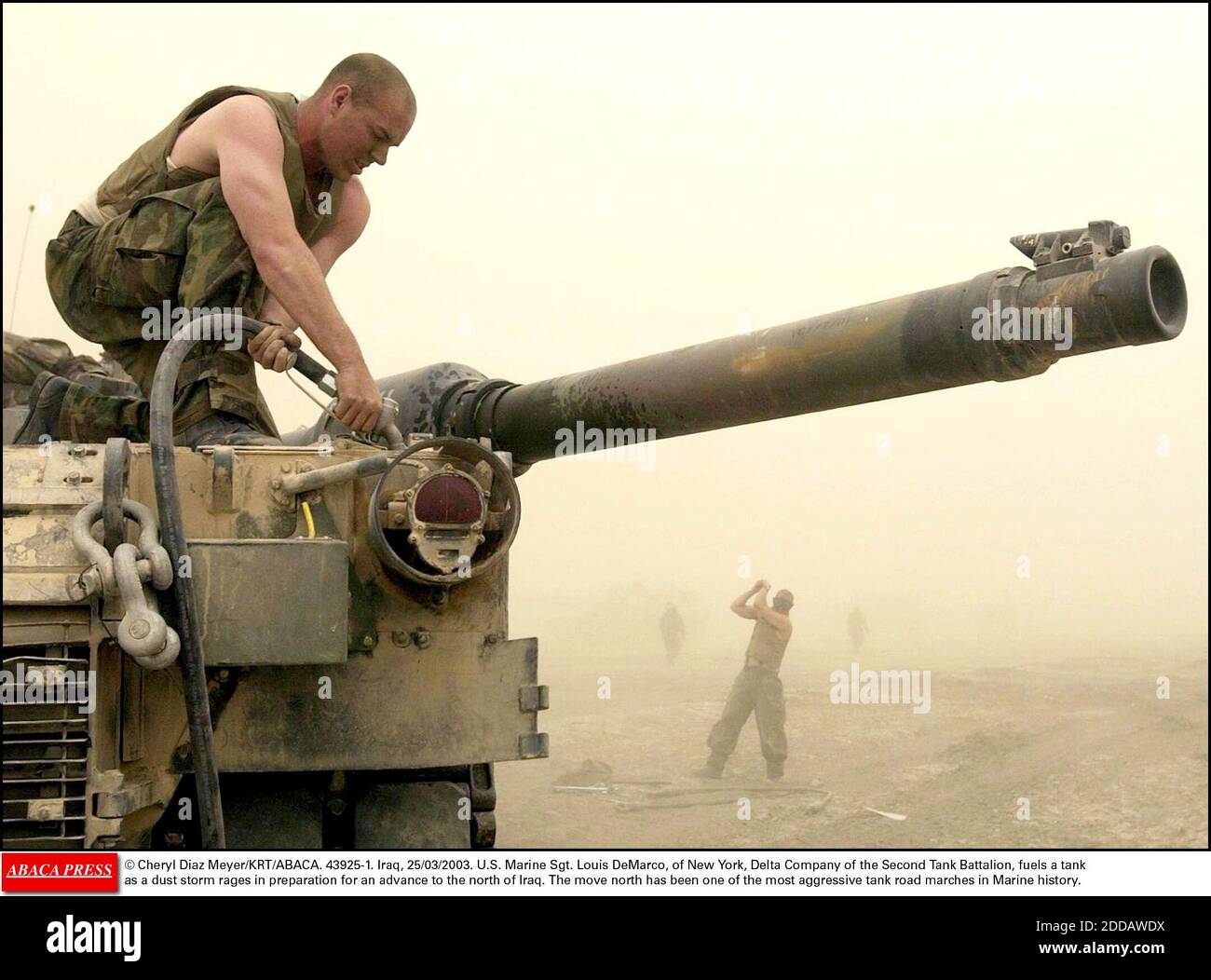 Iraq war 2003 tank hi-res stock photography and images - Alamy