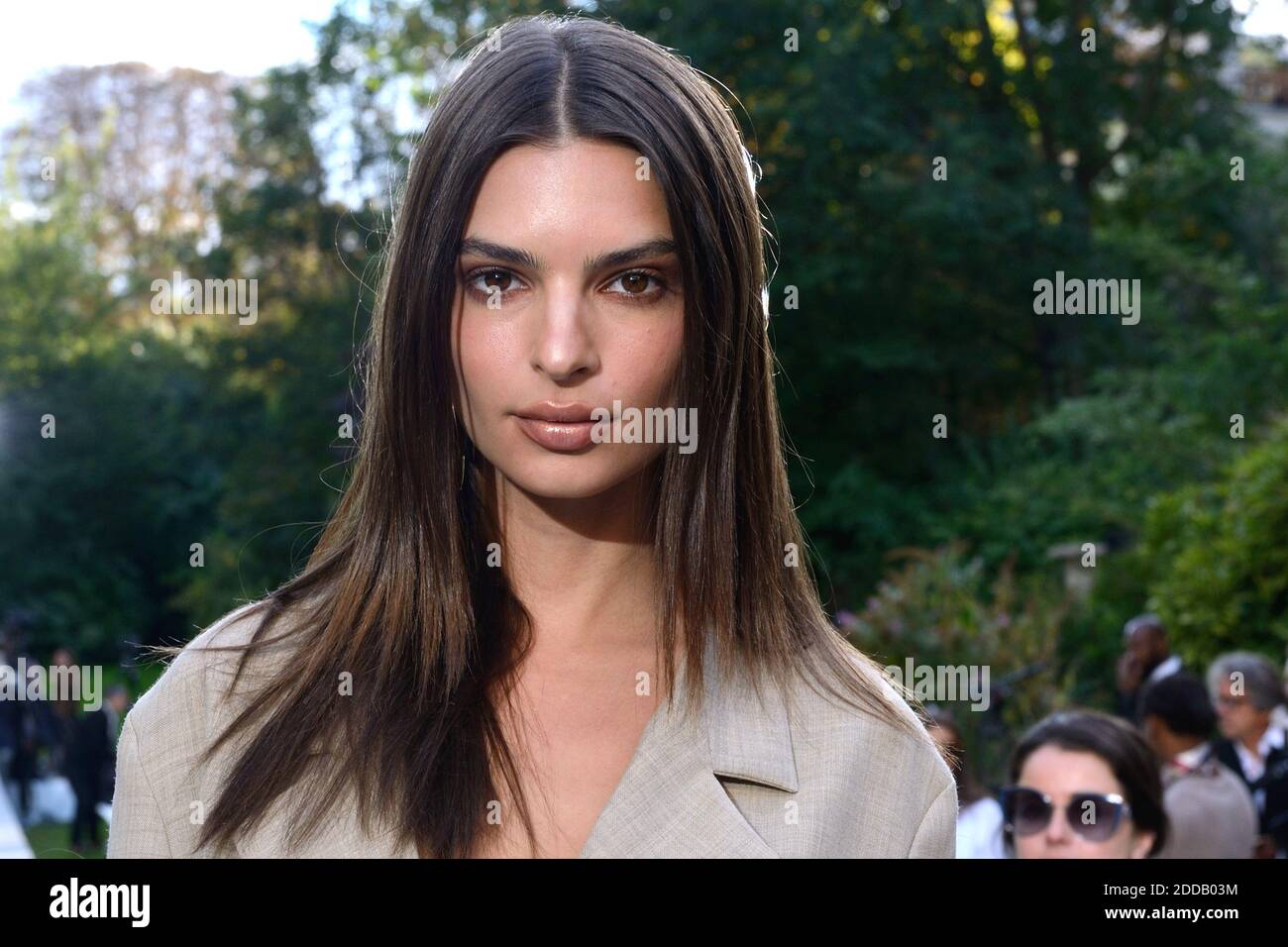 Emily Ratajkowski attending the Jacquemus Fashion Show during Paris ...