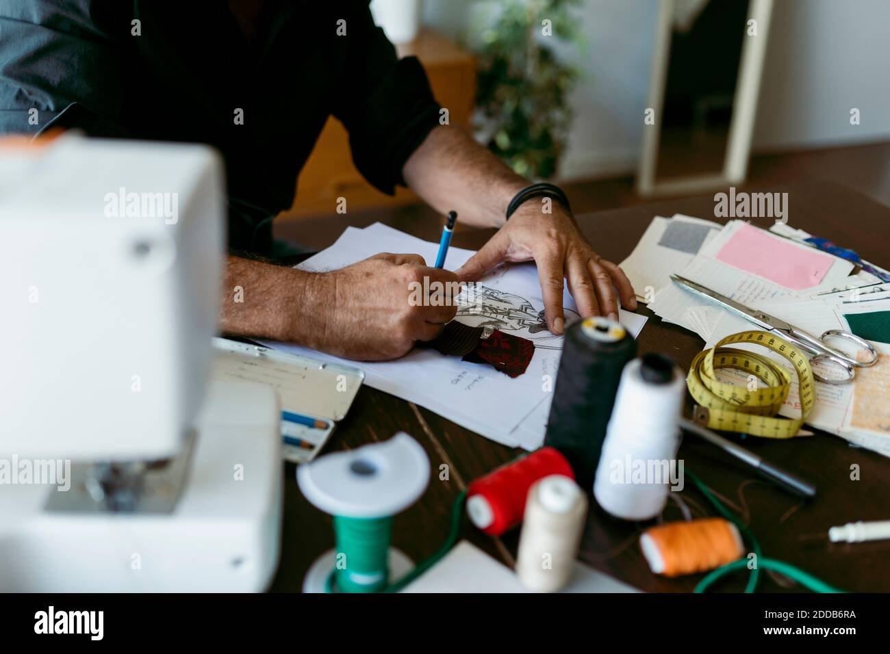 Man making sketch hi-res stock photography and images - Alamy