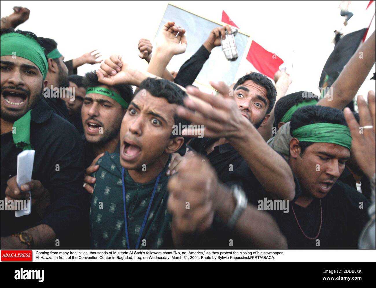 Mahdi army 2004 hi-res stock photography and images - Alamy