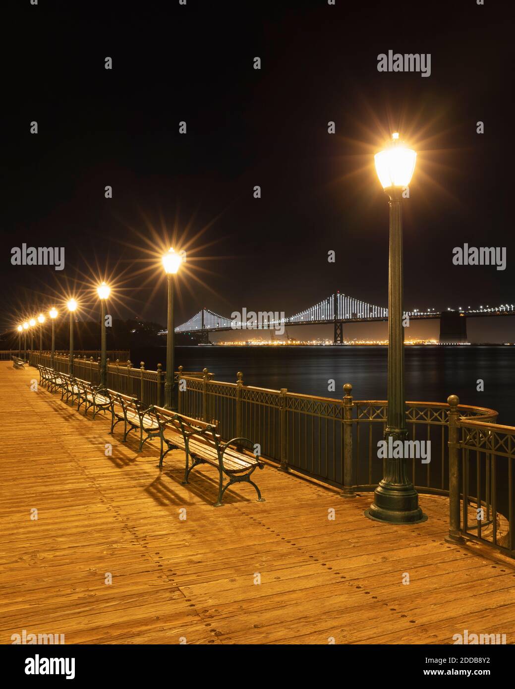 Street light pier oakland bay bridge background san francisco hi-res ...