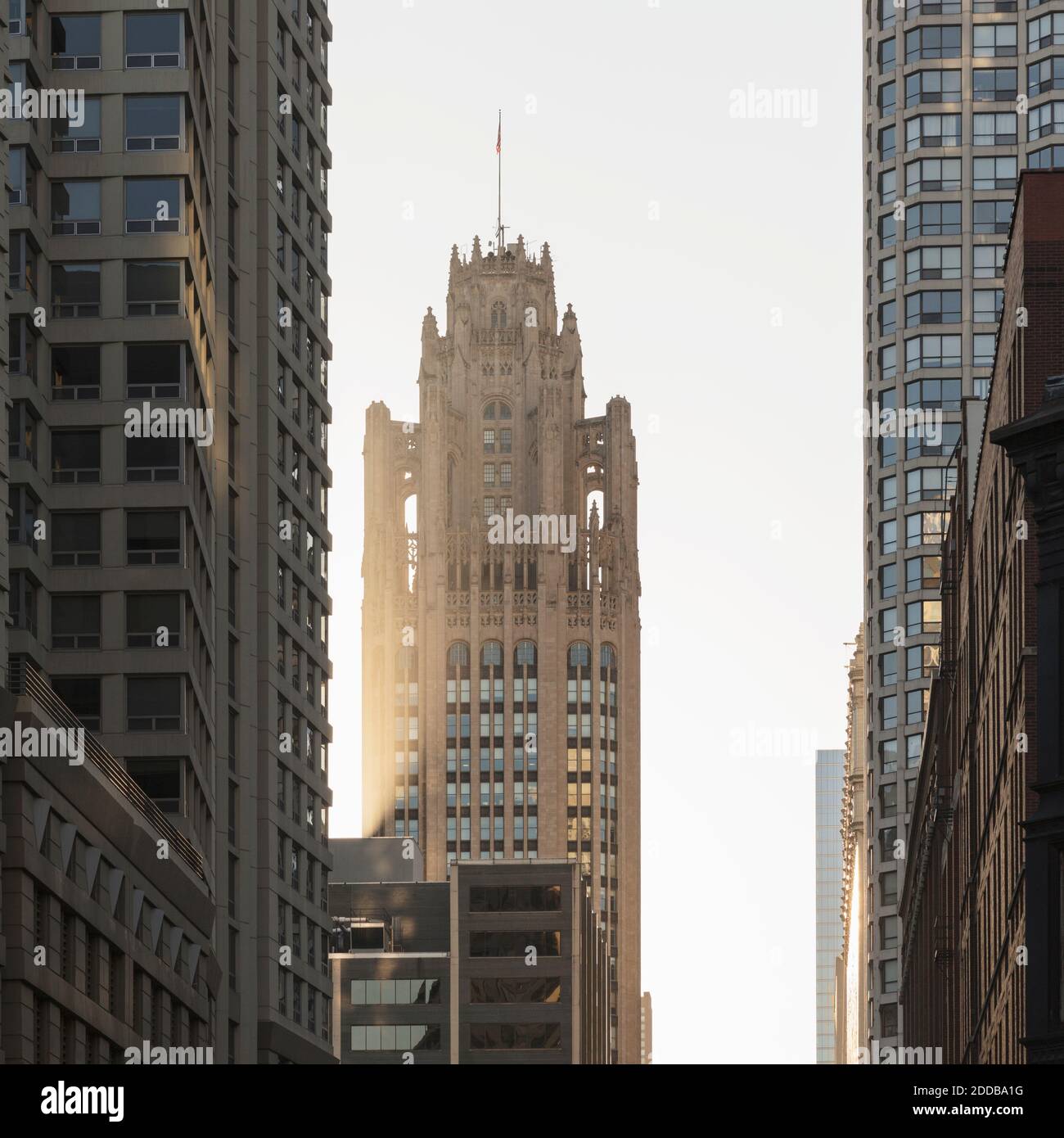 Chicago modern building hi-res stock photography and images - Alamy