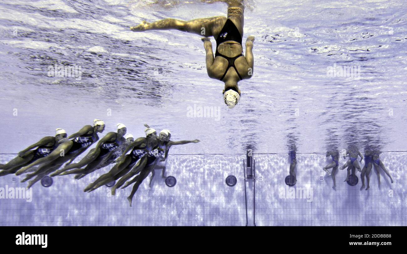 Synchronized Swimming Team High Resolution Stock Photography and Images ...