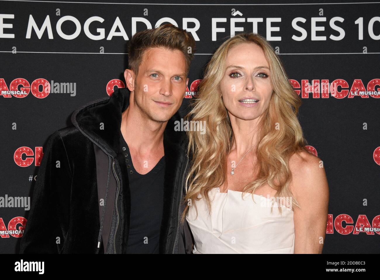 Tonya Kinzinger and her husband arriving to the premiere of Chicago The ...