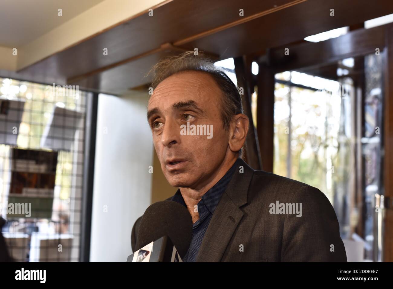 Controversial journalist Eric Zemmour signs his book Destin Francais at ...
