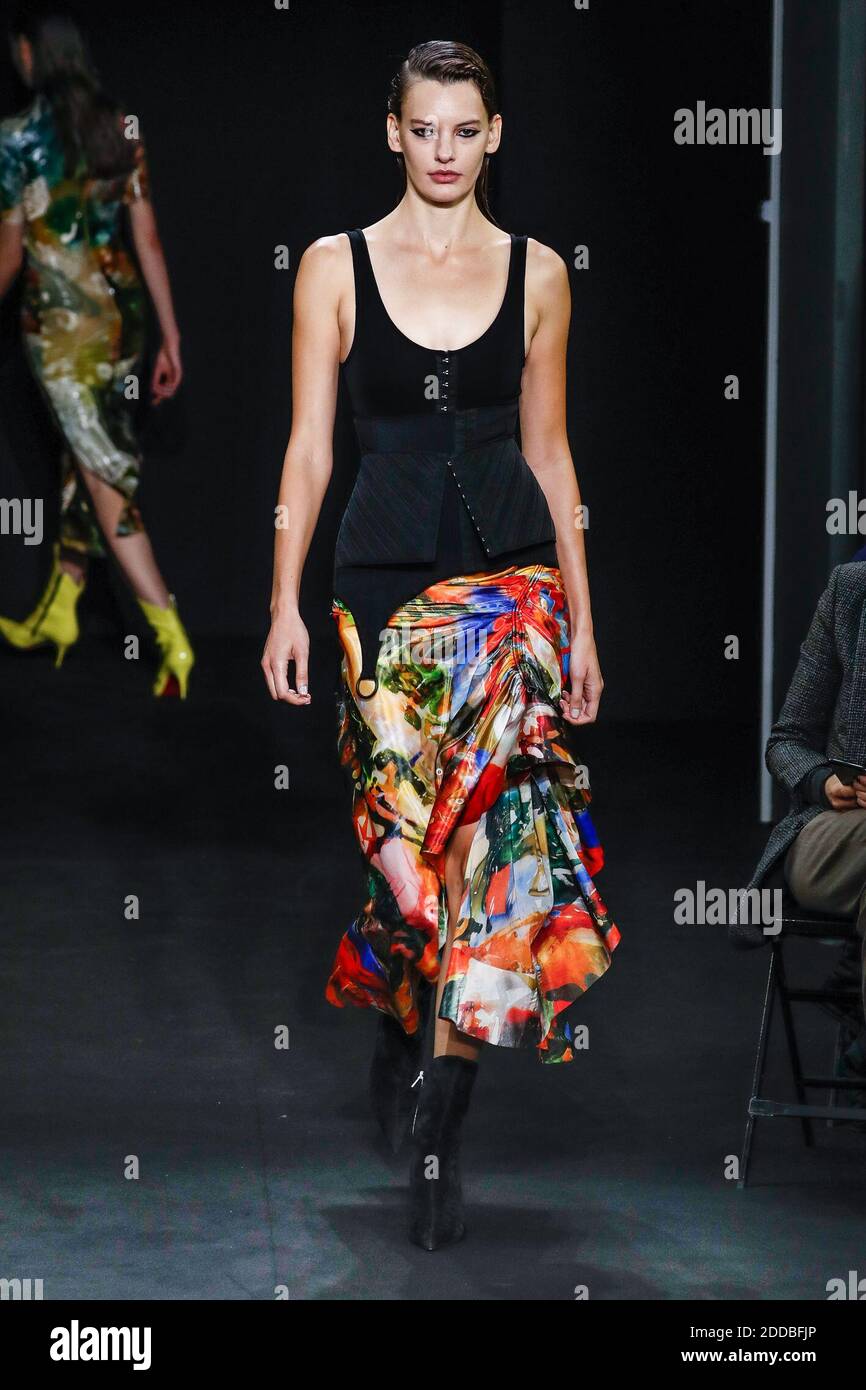 Model walks on the runway during the Serre Fashion Show during Paris ...