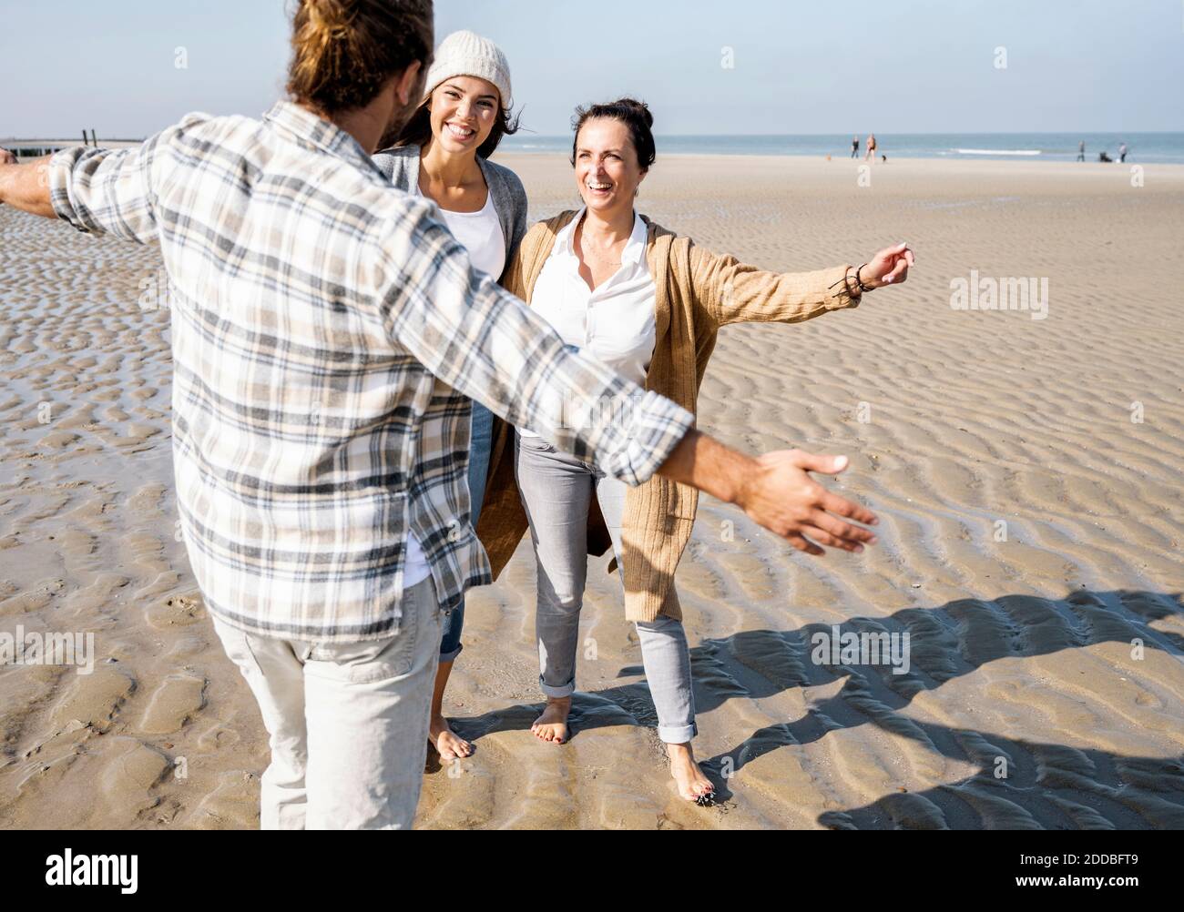 Woman hug man rear hi-res stock photography and images - Alamy