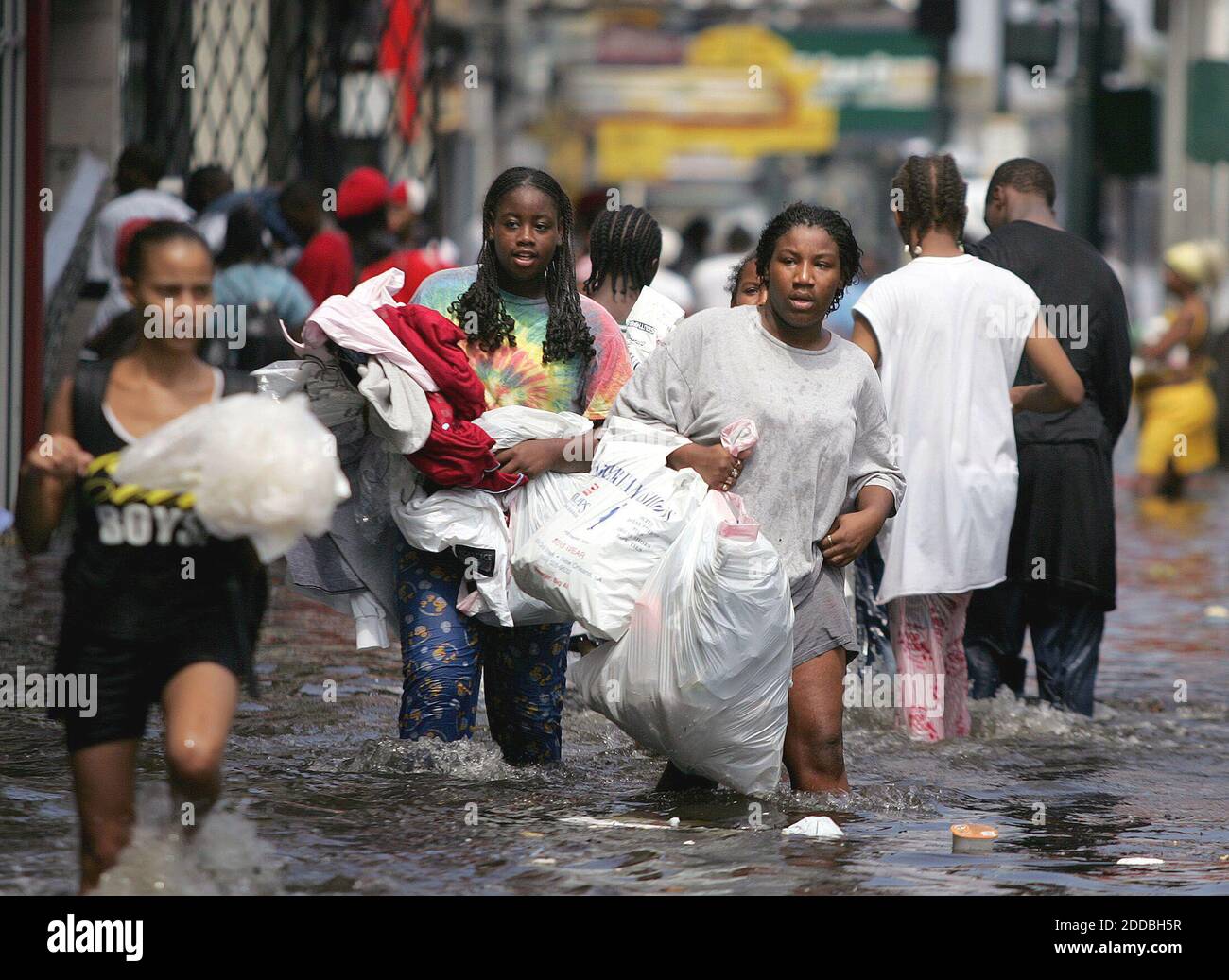 Looters new orleans hi-res stock photography and images - Alamy
