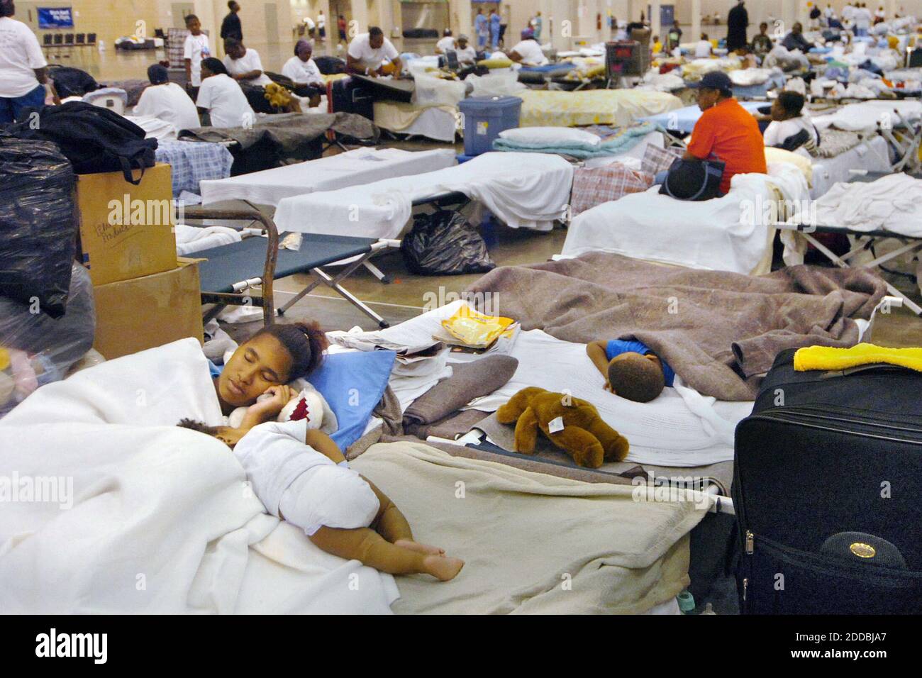 Hurricane katrina survivors houston astrodome hi-res stock photography ...