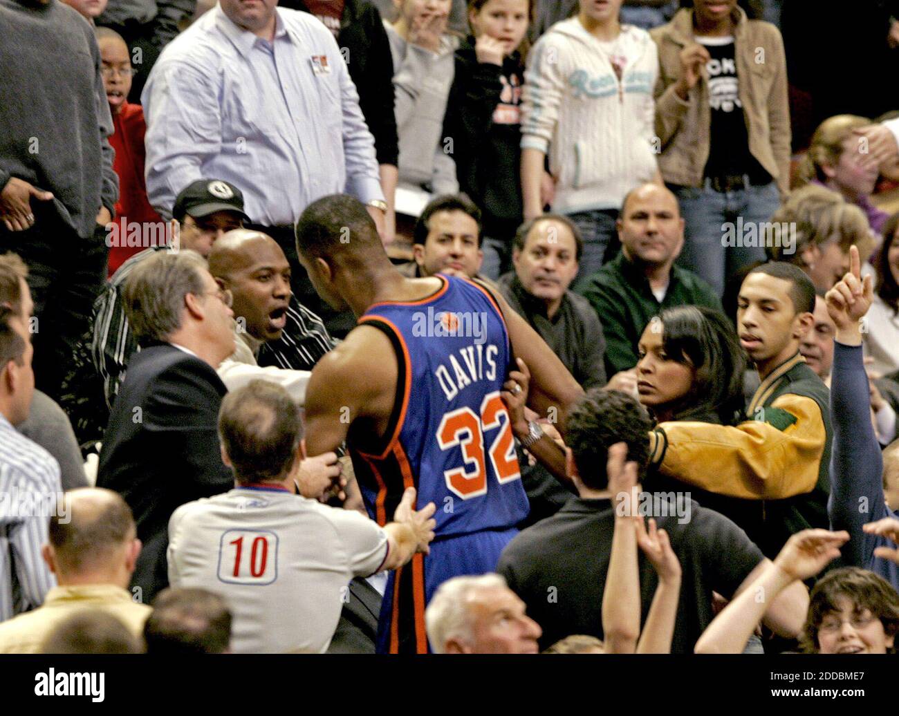 Knicks fan hi-res stock photography and images - Alamy