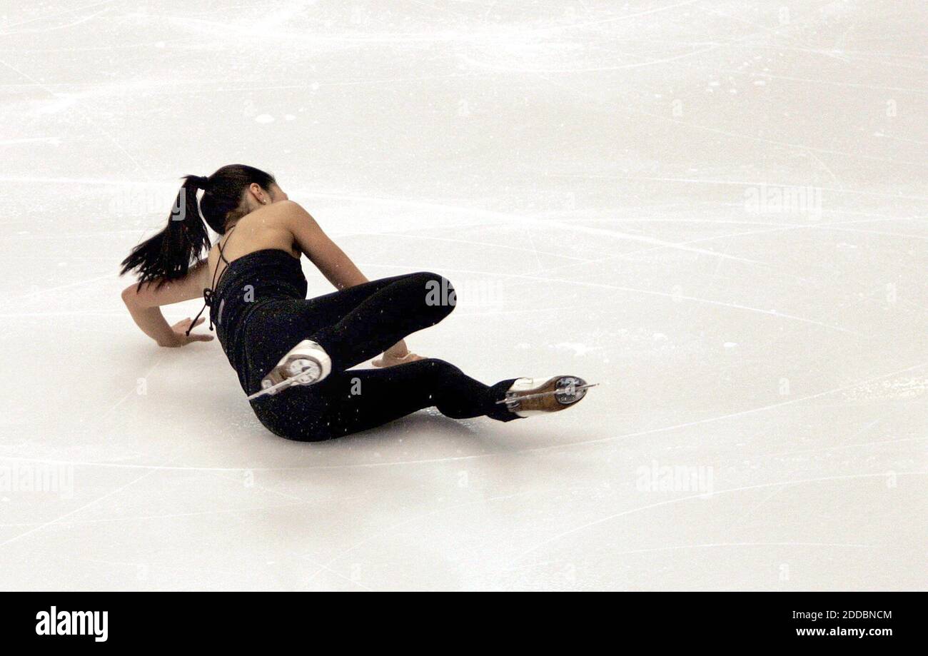 Michelle kwan falls hi-res stock photography and images - Alamy