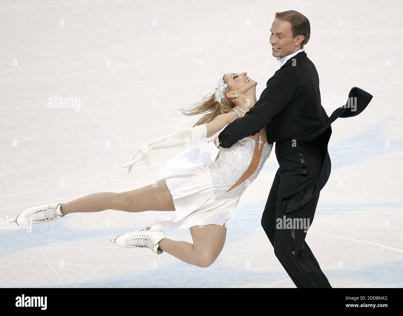 Russian tatiana navka roman kostomarov hi-res stock photography and ...