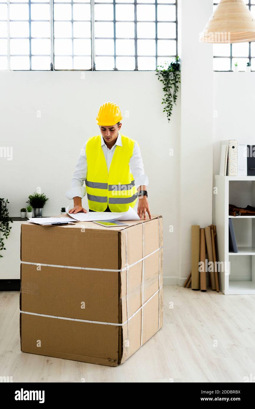 Cardboard hat hi-res stock photography and images - Alamy