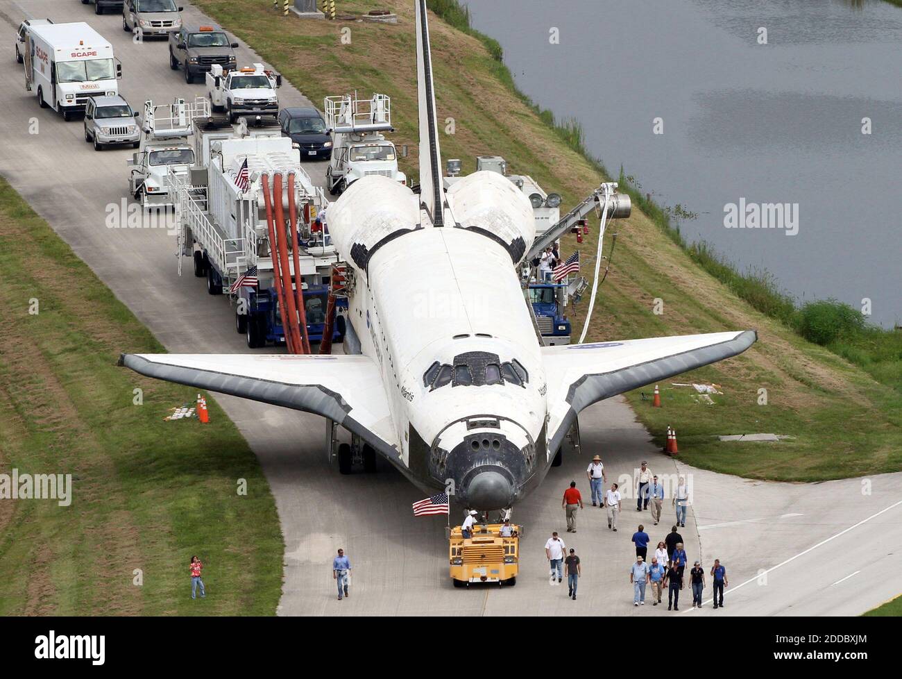 Sts 135 Landing High Resolution Stock Photography and Images - Alamy