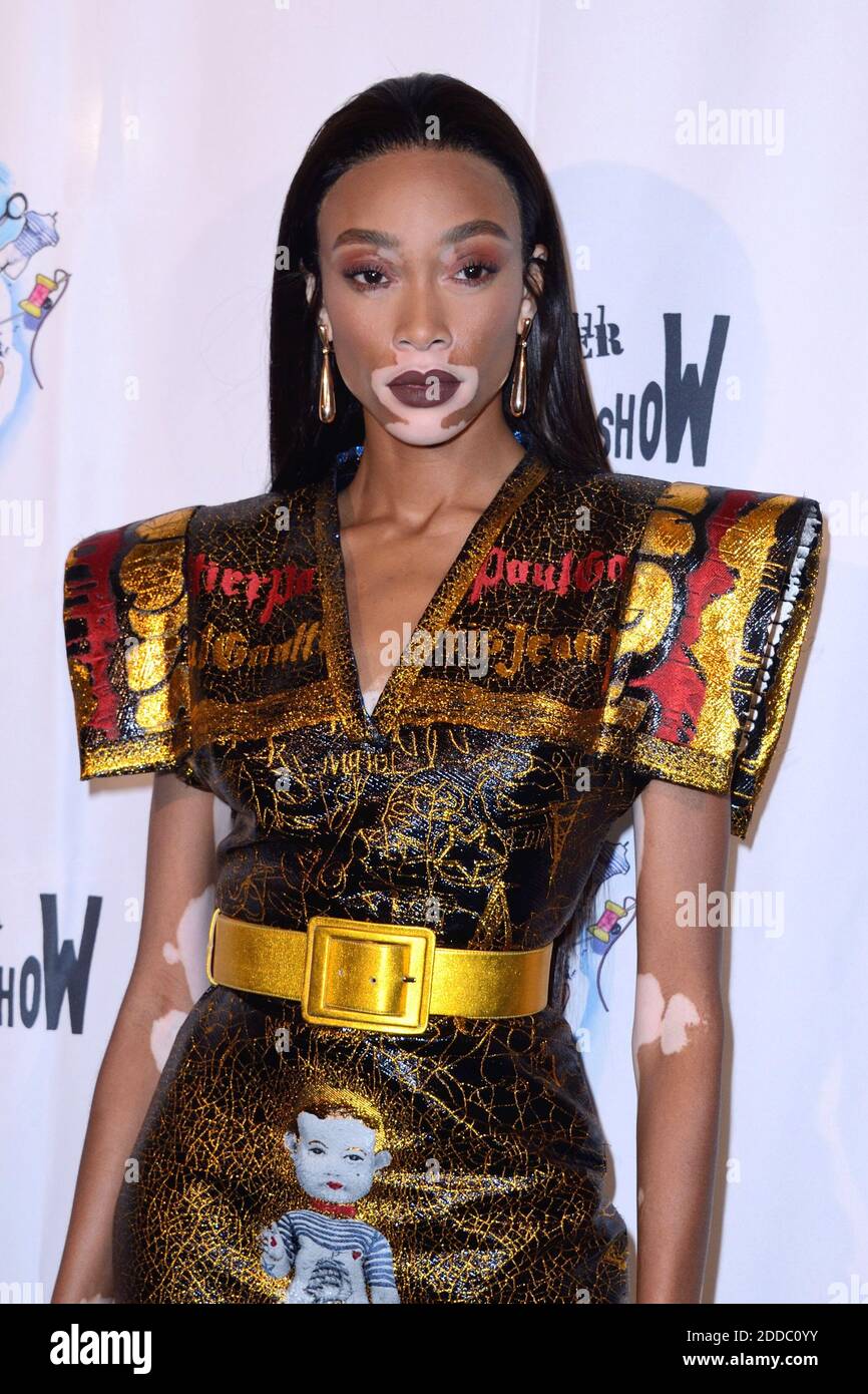 Winnie harlow paris hi-res stock photography and images - Alamy