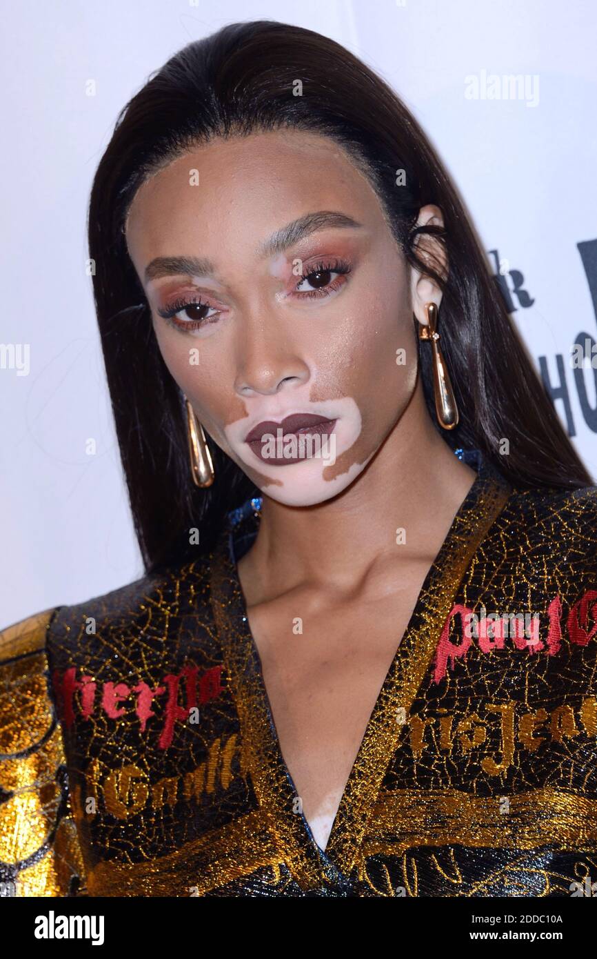 Winnie harlow paris hi-res stock photography and images - Alamy