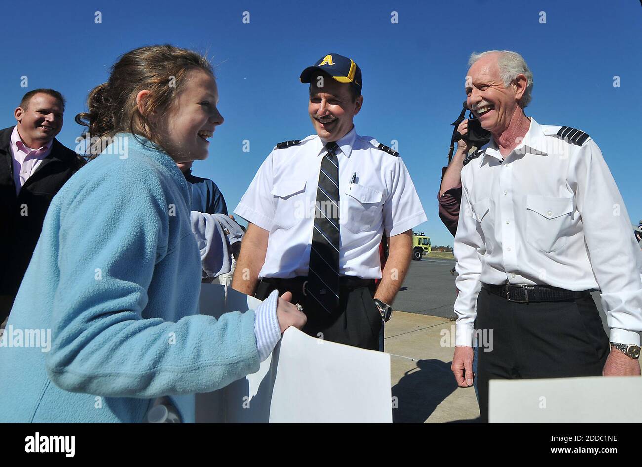 NO FILM, NO VIDEO, NO TV, NO DOCUMENTARY - Elizabeth Anthony, left ...