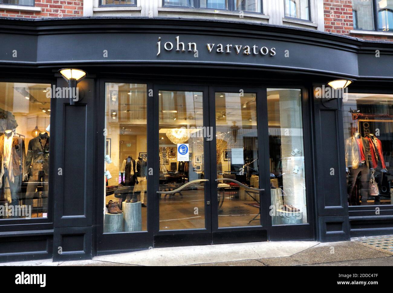 John varvatos hi-res stock photography and images - Alamy